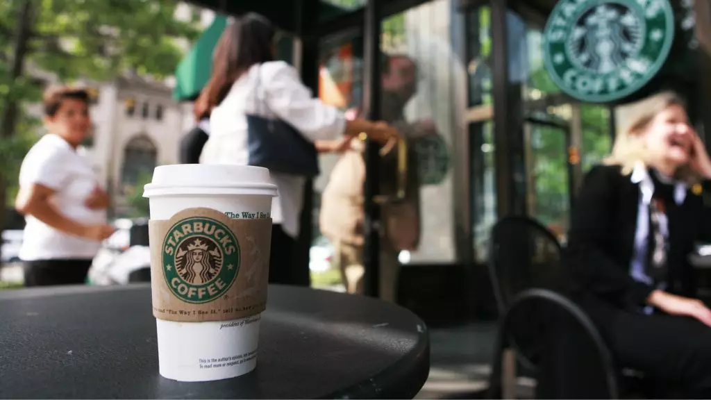 Starbucks Na'o Faailoaina o se Suiga Tele. O mea e mafai e Kamupani uma ona a'oa'oina mai ai