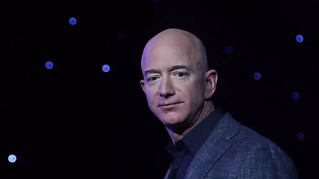 Jeff Bezos Tenê Nameyek 4-Rûpelî ji Karmendên Amazon re li ser Instagram şand. Ew ji bo Pargîdaniyek Guherînek Zehf ragihand