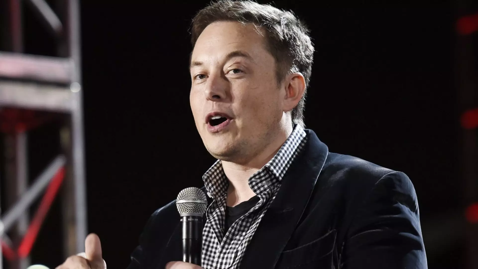 Elon Musk איז איין שריט נעענטער צו זיין ציל צו מאַכן רובֿ פון די וועלט באַטעריז