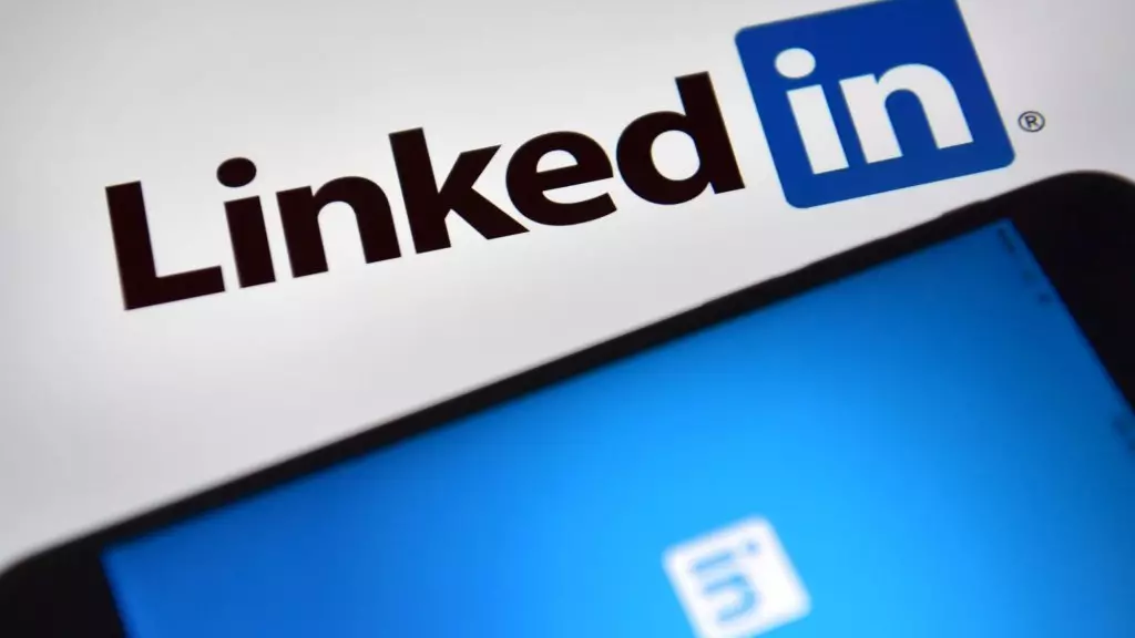 Žmonės, turintys 1 darbo įgūdžius savo „LinkedIn“ profilyje, įdarbinami greičiau