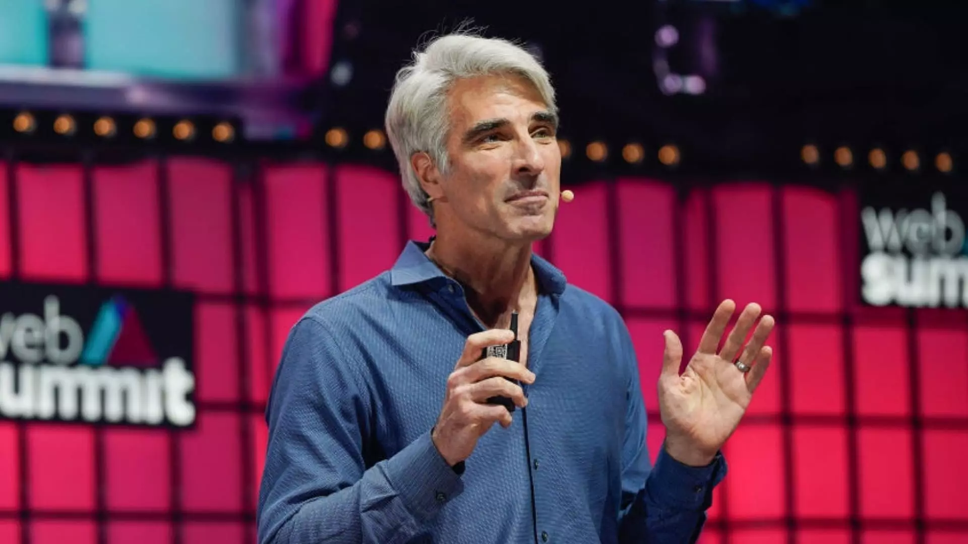 Craig Federighi, Phó chủ tịch cấp cao về kỹ thuật phần mềm của Apple.