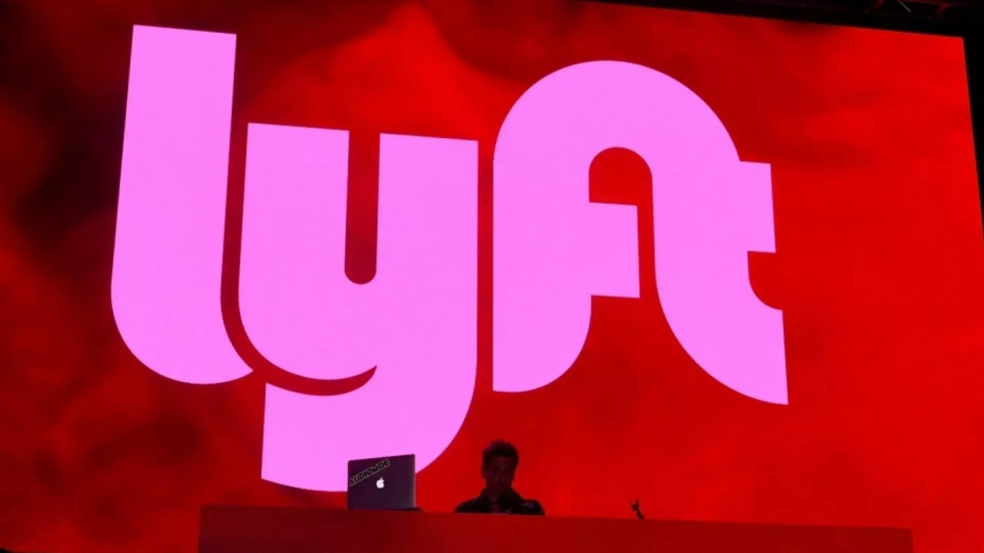 Rhybudd i Hertz: Bydd Lyft yn Bwyta Eich Cinio'n Hollol