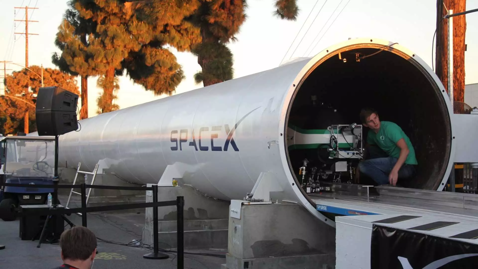 Hyperloop de Elon Musk atingiu uma nova velocidade máxima de 288 MPH. Mas o melhor ainda está por vir