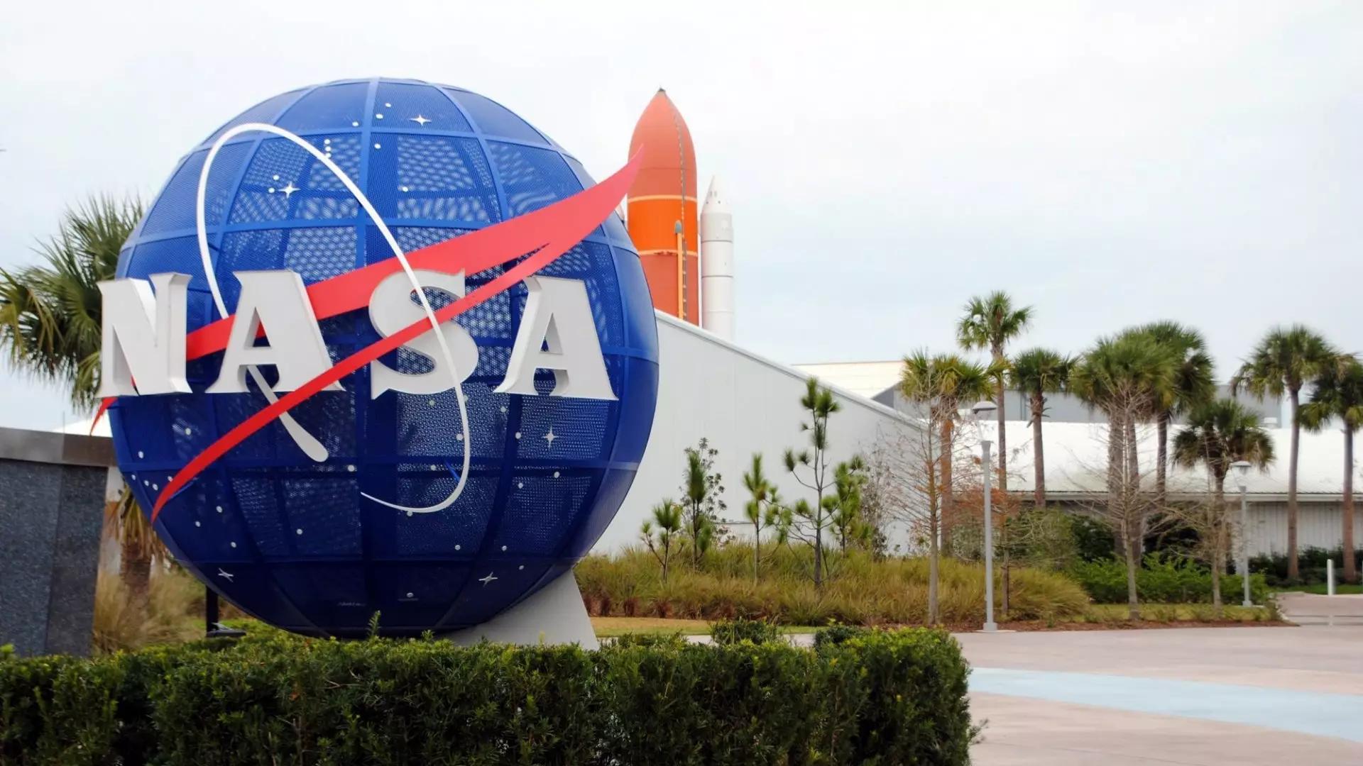 NASA dá um salto gigante em direção ao design inclusivo, revelando novos trajes espaciais que se encaixam nas mulheres (finalmente)