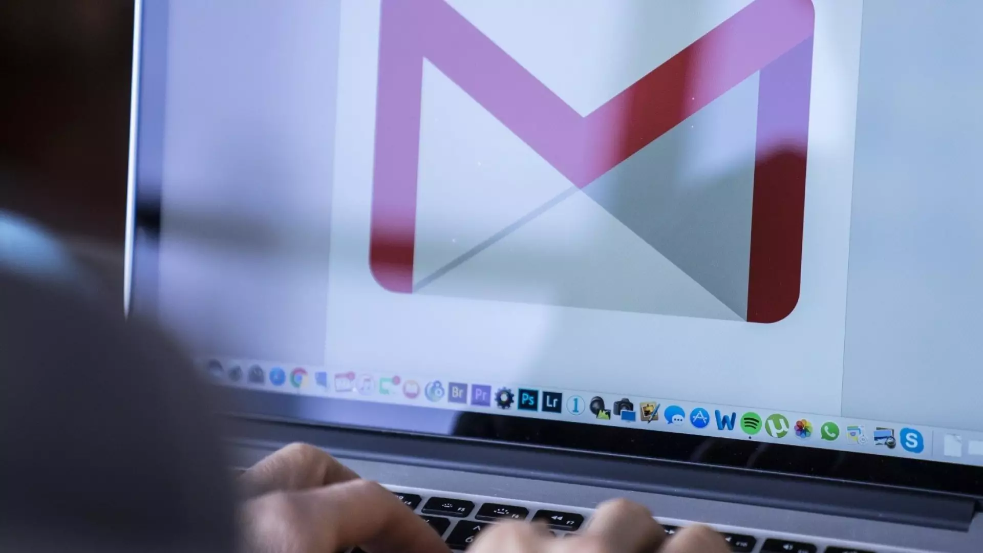 Gmail заканчвае мае прапановы (мы ўсе на крок бліжэй да робата Армагедон)