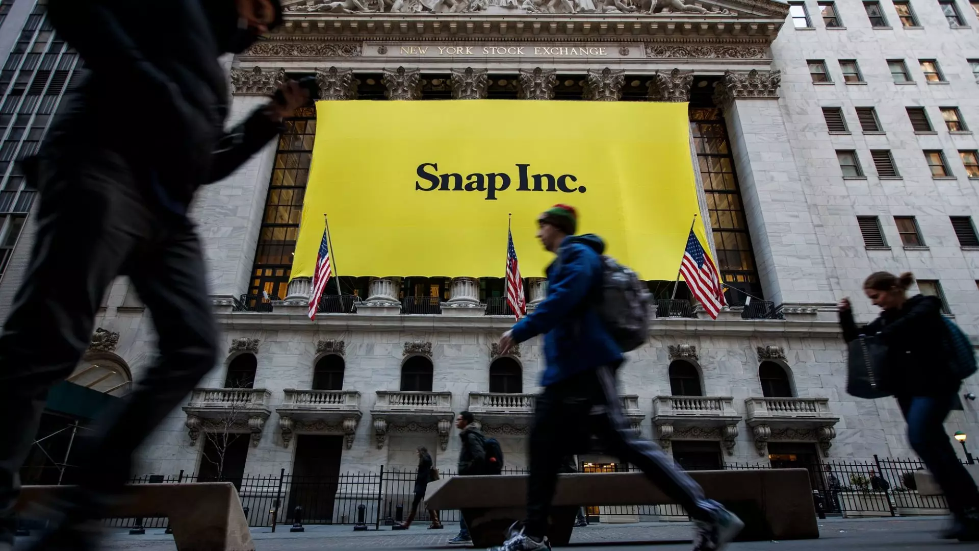 Snapchat прави всичко с една година твърде късно
