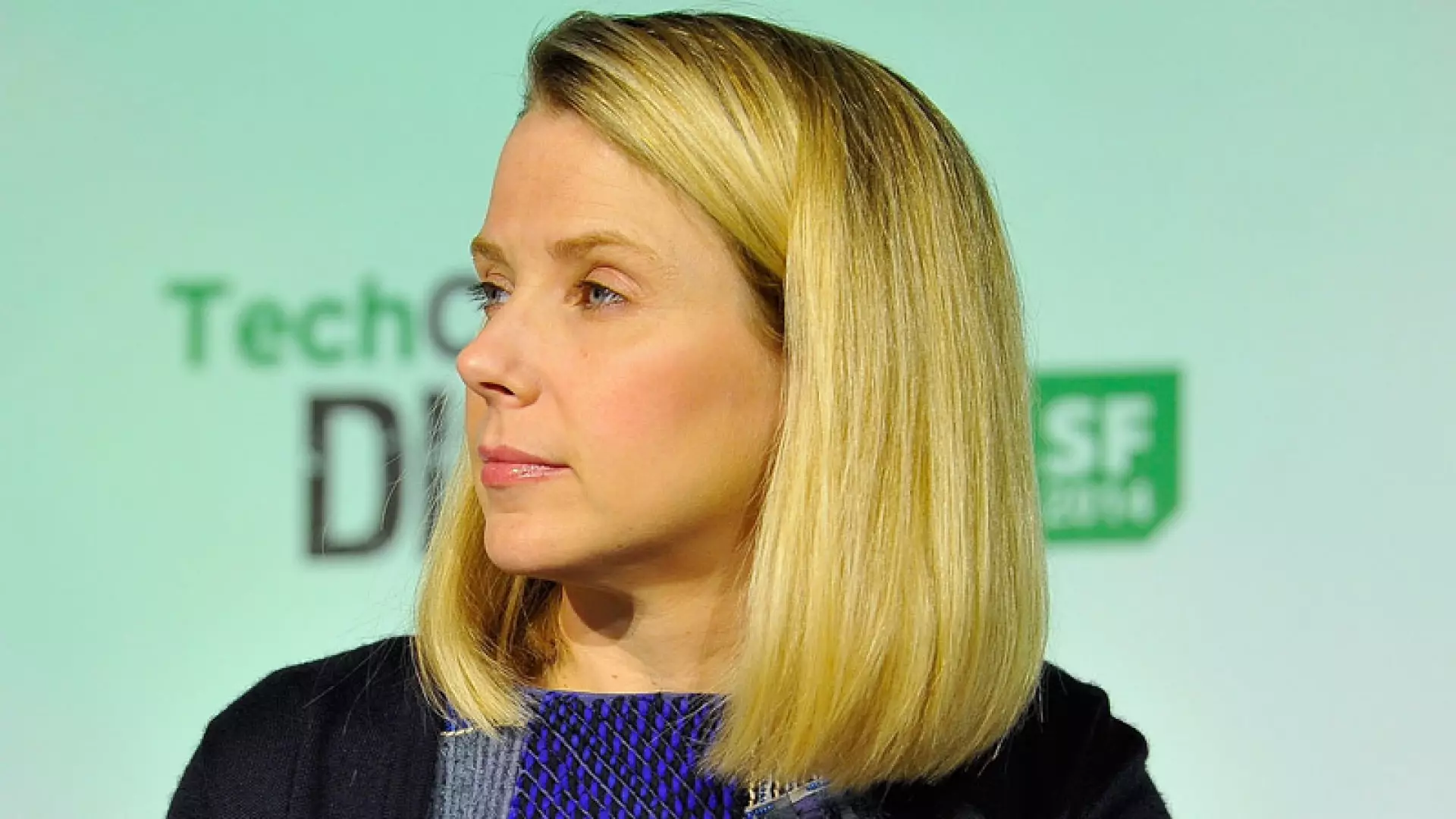 Yahoo CEO forsvarer strategi i lyset af kritik