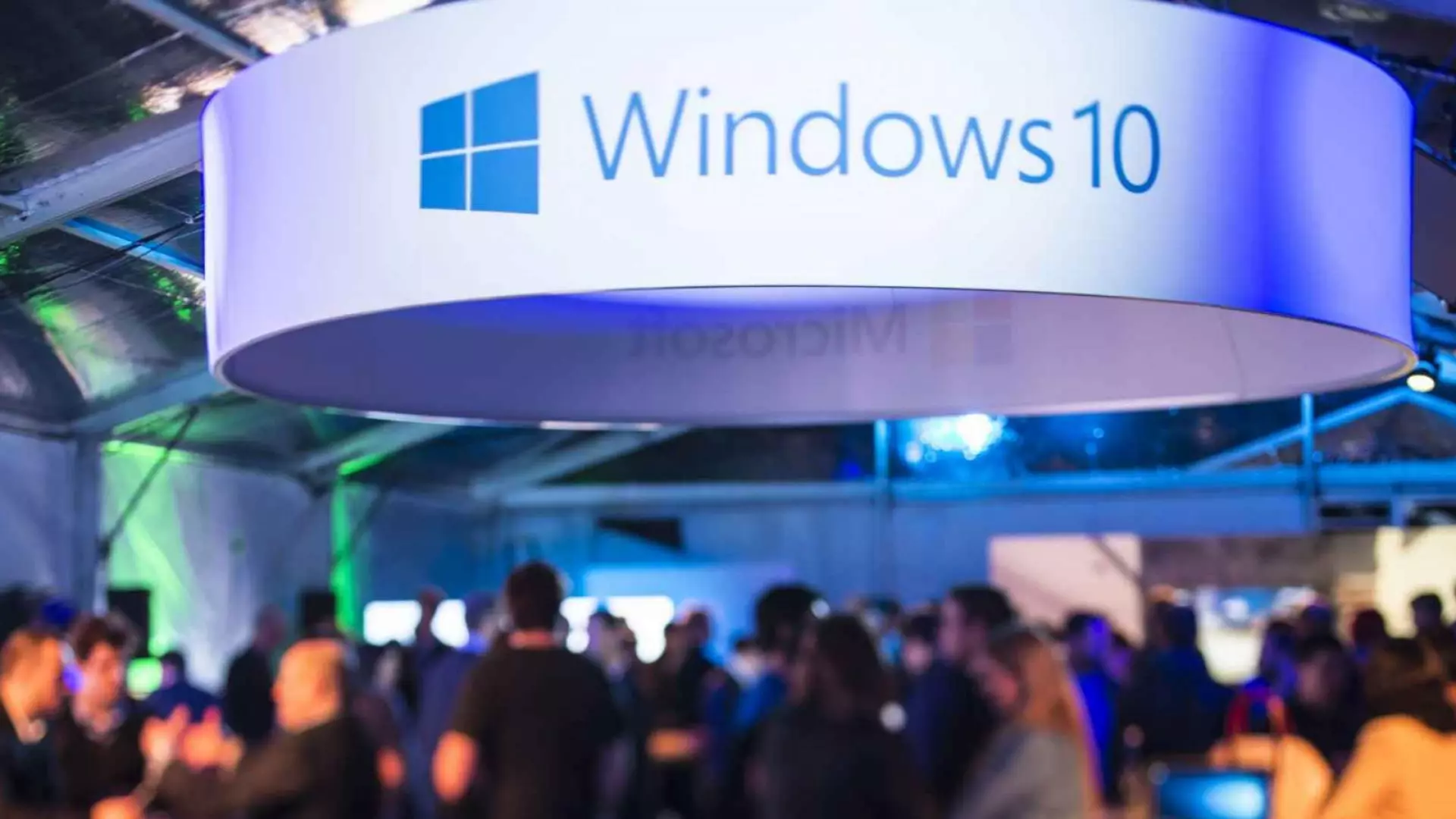 Apa Microsoft Ngadhepi Bencana ing Windows 10 Adoption?