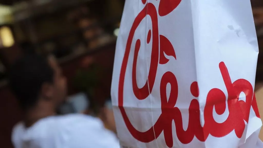 Chick-fil-A-k ustekabeko zerbait egin besterik ez du egin. Hona hemen zergatik irabazi duen izugarria bere bezeroentzat eta bere markarentzat