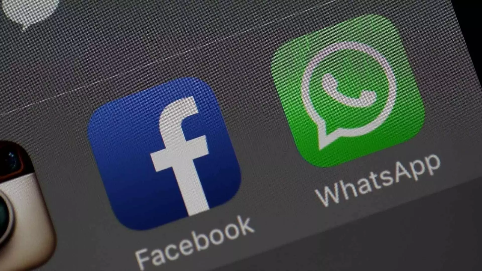 Facebook-ek duela gutxi iragarri duen WhatsApp-en enkriptatze berriak mugikorretarako aplikazioen segurtasuna nora doan adierazten du.