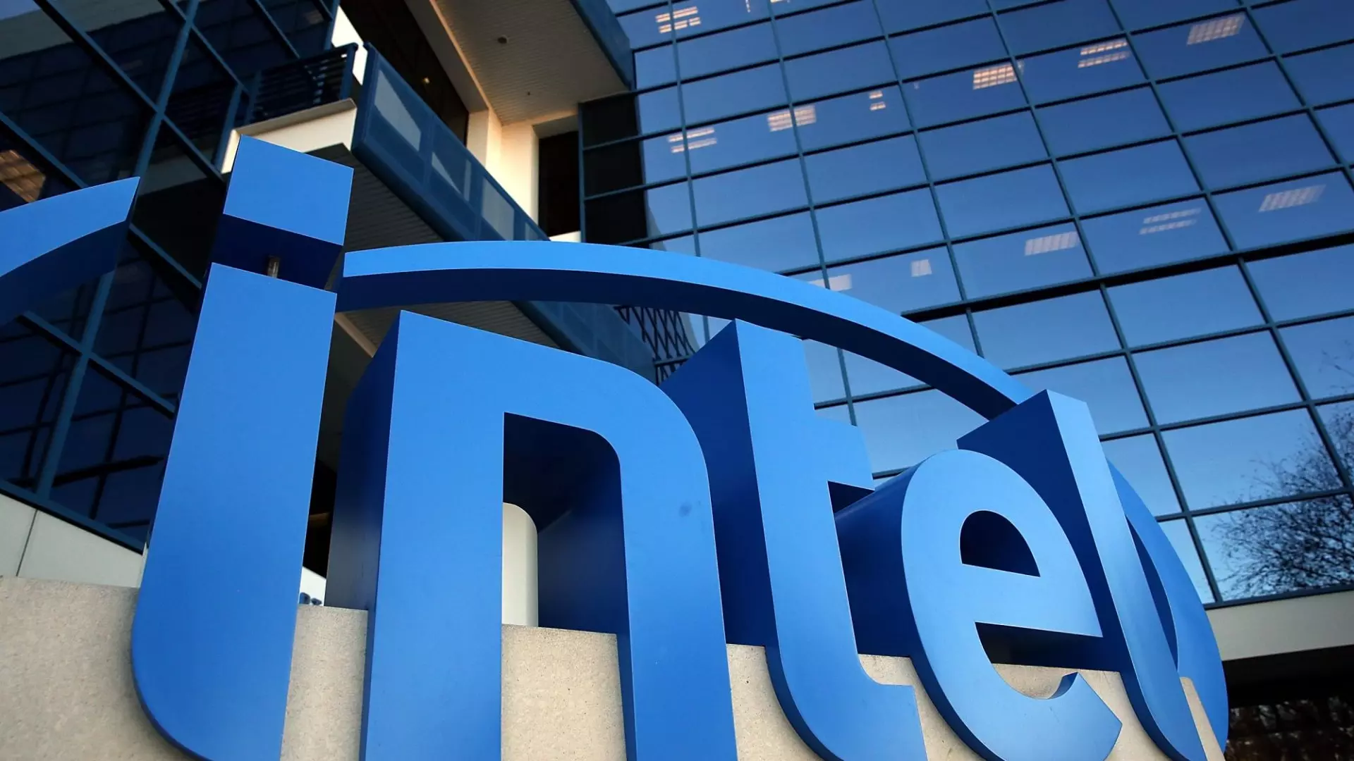 Intel će navodno ponuditi 17 milijardi dolara za Chip Designer Altera