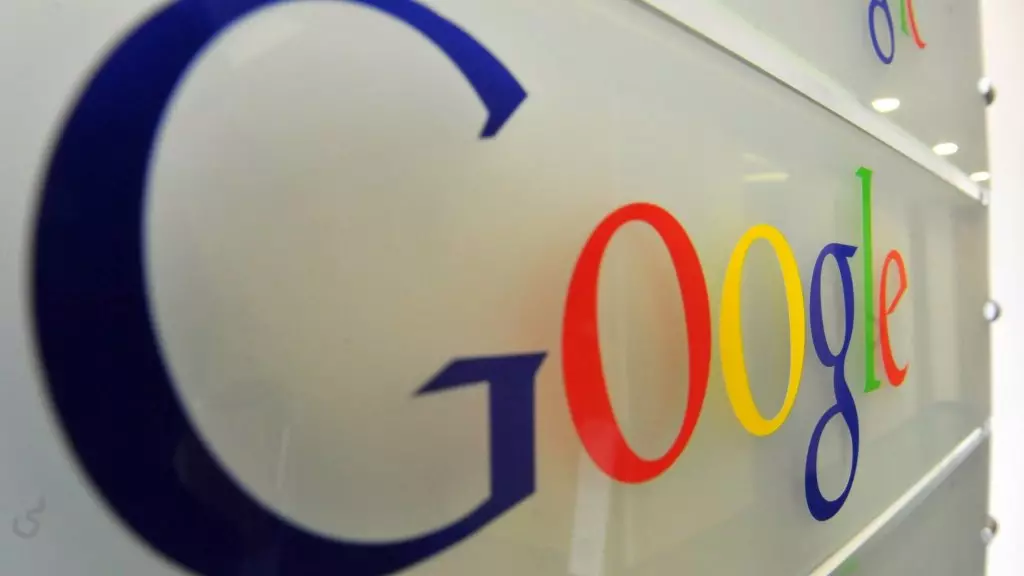 EU Files Antitrust Charges tawm tsam Google