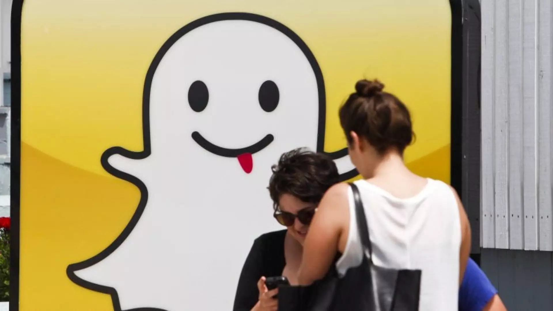 Snapchat ho Etsa Litefiso Tsa Mohala 'Monate o Fetang'