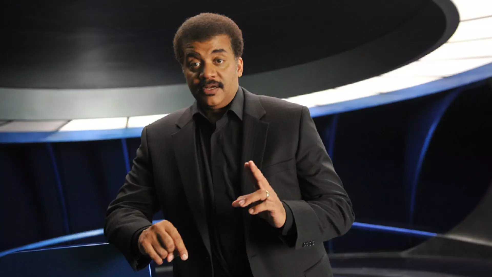 Firwat den Neil deGrasse Tyson denkt datt dës Grënner hir Dag Aarbechtsplazen ophalen