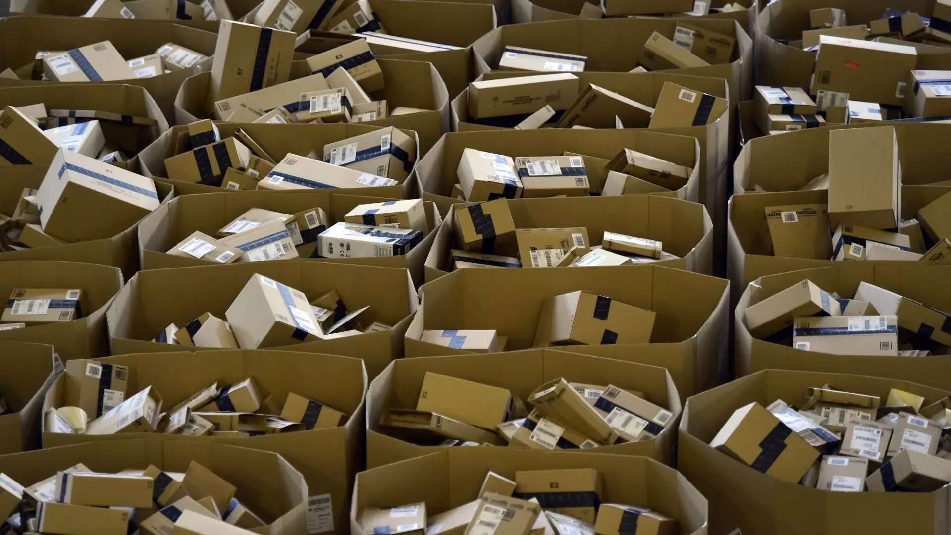 Der 1-Tages-Versand von Amazon hat einen alarmierenden Nachteil, über den niemand spricht (einschließlich Jeff Bezos)