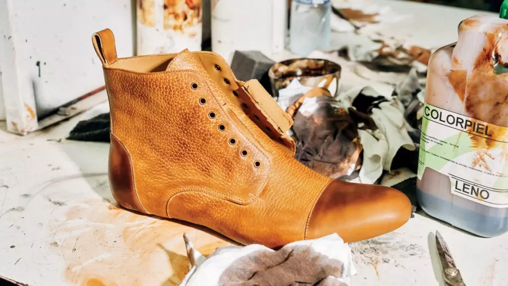 病毒性 Reddit 帖子如何幫助這位襪子企業家在一天內開展了 570 萬美元的鞋業業務