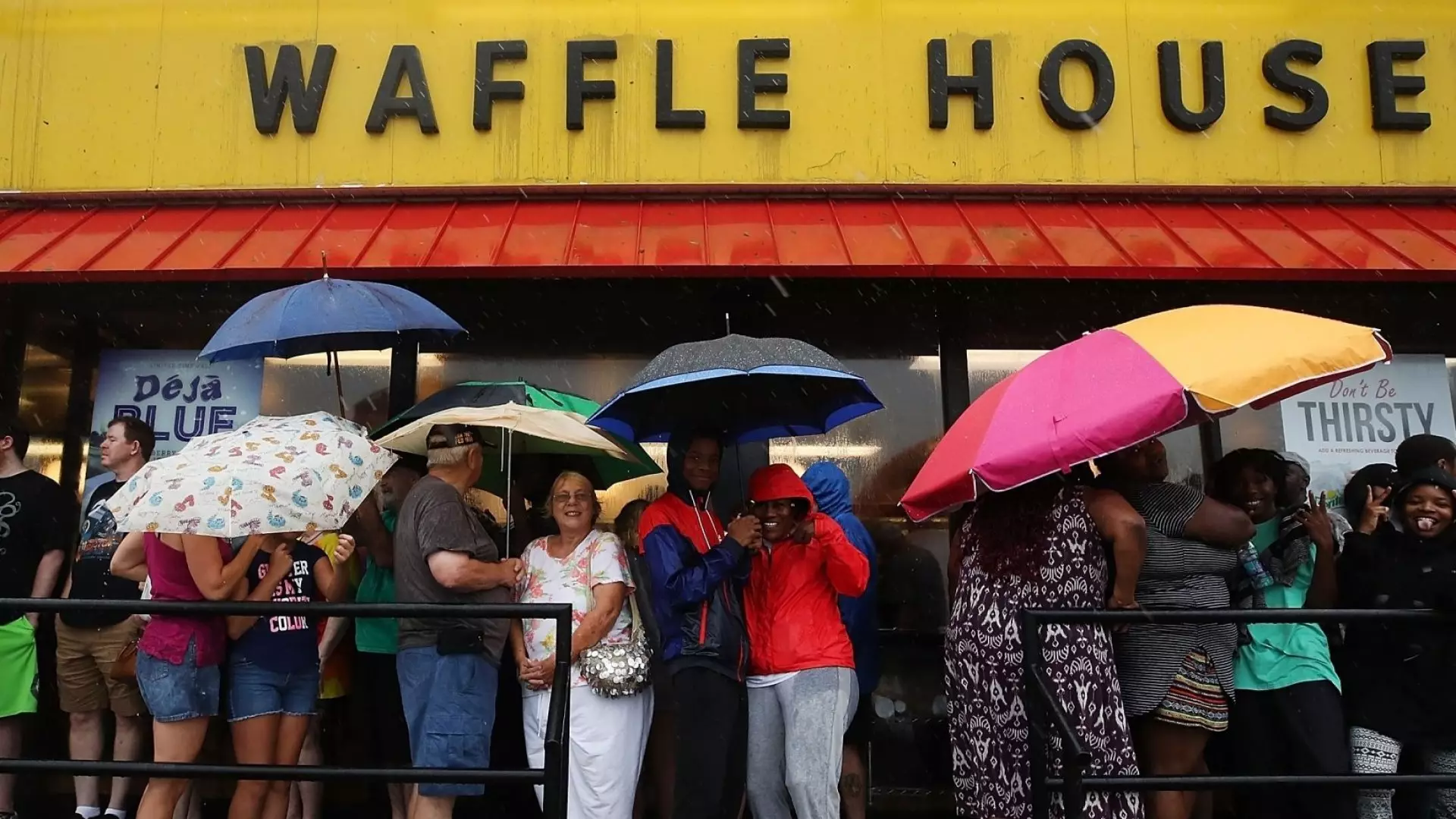 Hoe Waffle House dit regkry om oop te bly deur rampe soos orkaan Dorian (en wat ander besighede kan leer)