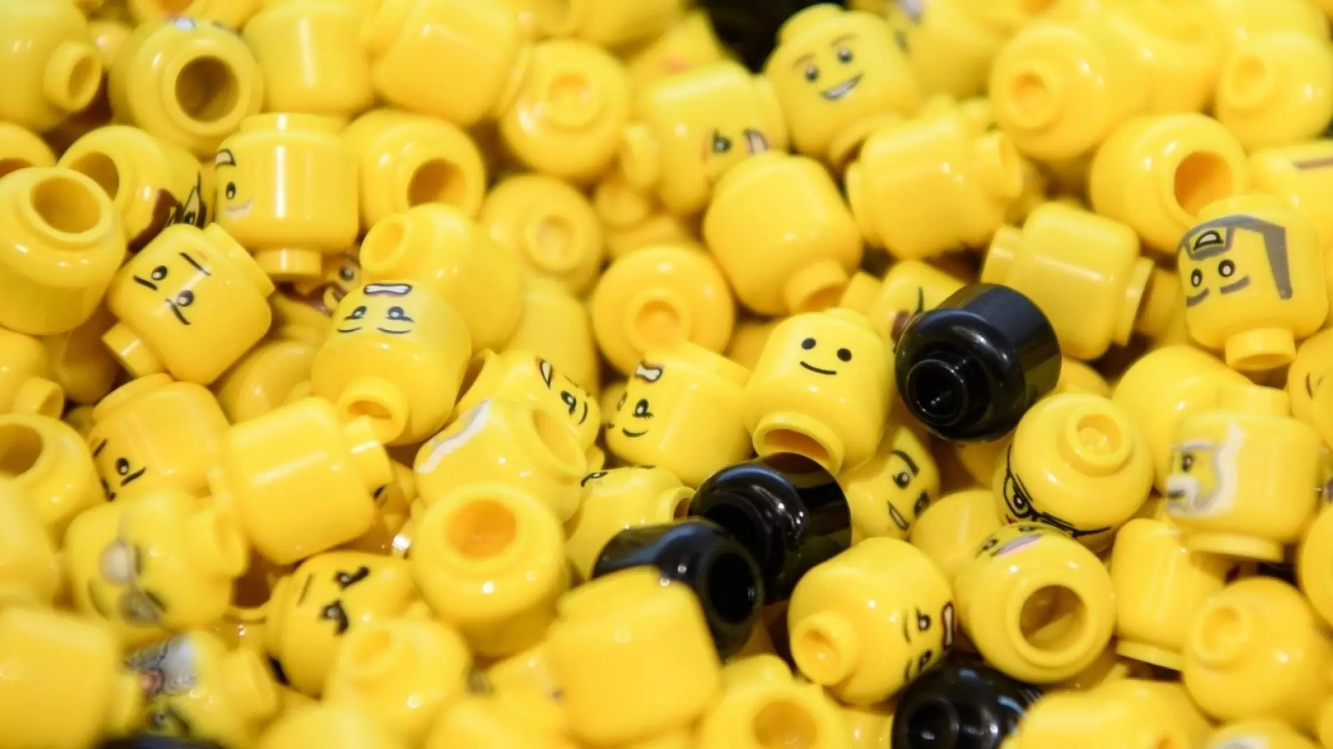 Lego antoi juuri hauskan vastauksen Samsungin 1 980 dollarin taitettavaan puhelimeen