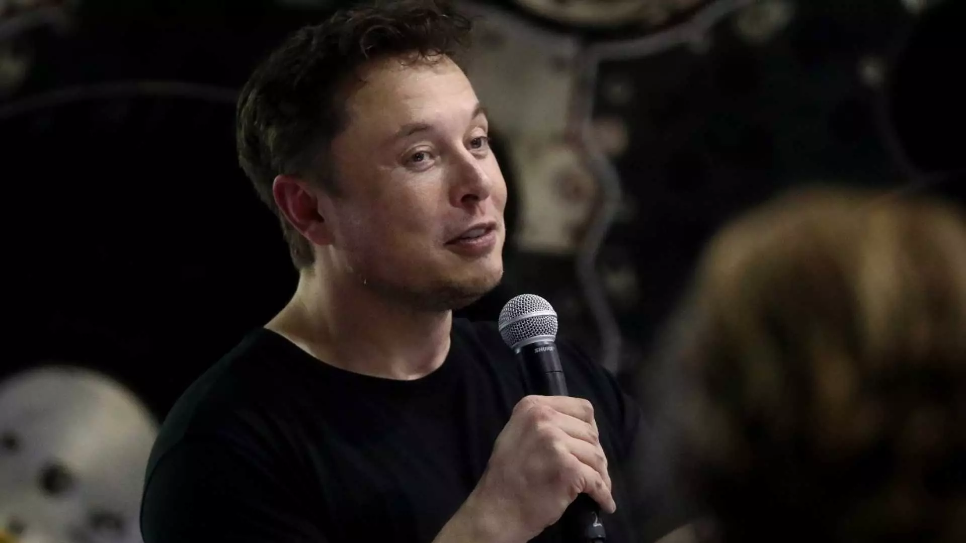 Elon Musk dice que el primer túnel de Boring Company se abrirá el 10 de diciembre, con viajes gratis al día siguiente