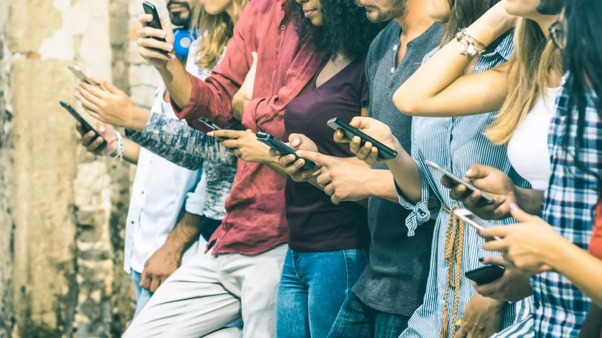 Dlaczego bogaci nie będą uzależnieni od technologii (ale reszta z nas tak)