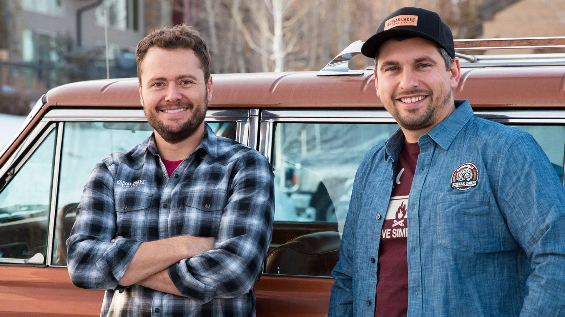 Kodiak Cakes CEO Joel Clark (sab laug) thiab COO Cameron Smith.