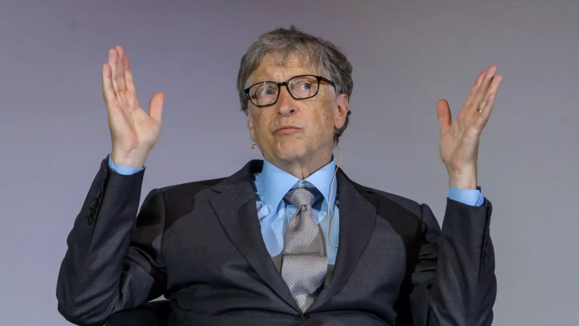 លោក Bill Gates ។