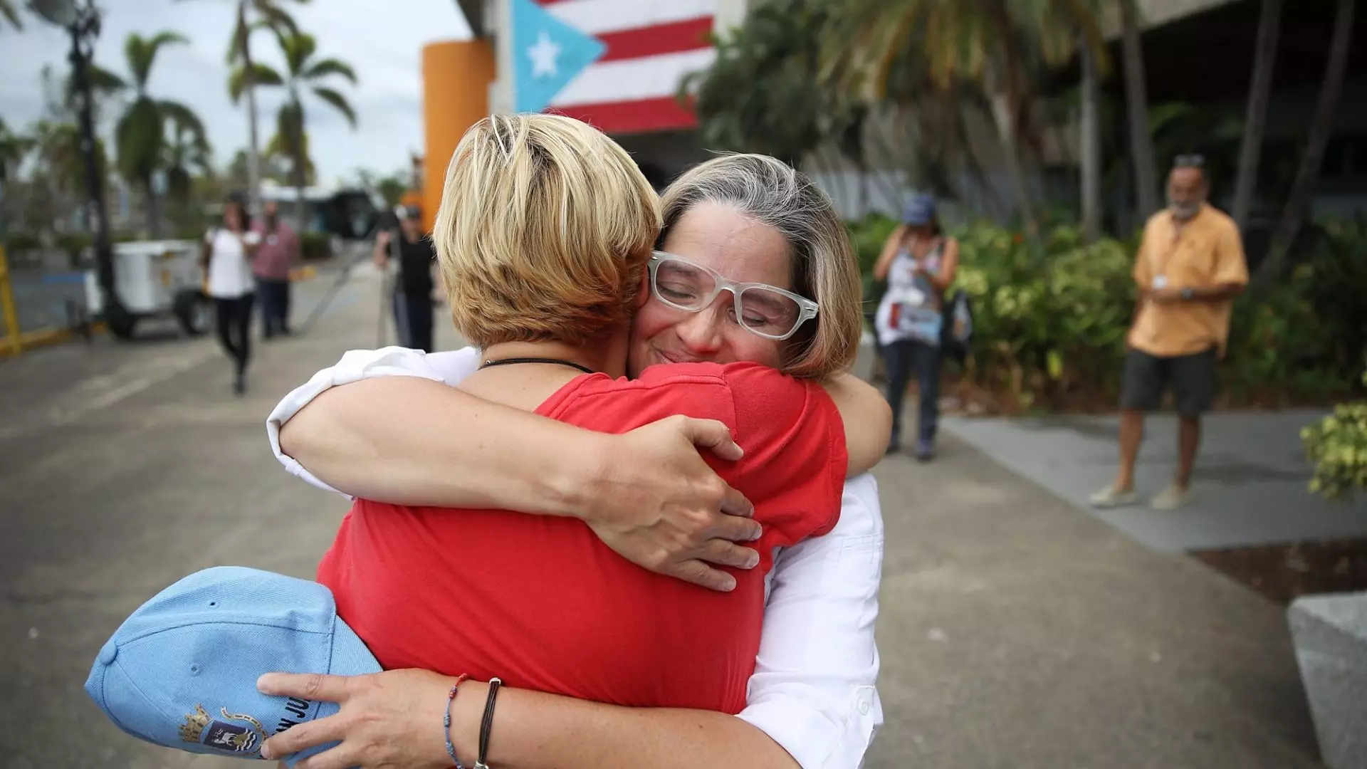 Como as empresas están axudando a Porto Rico a recuperarse dun furacán devastador