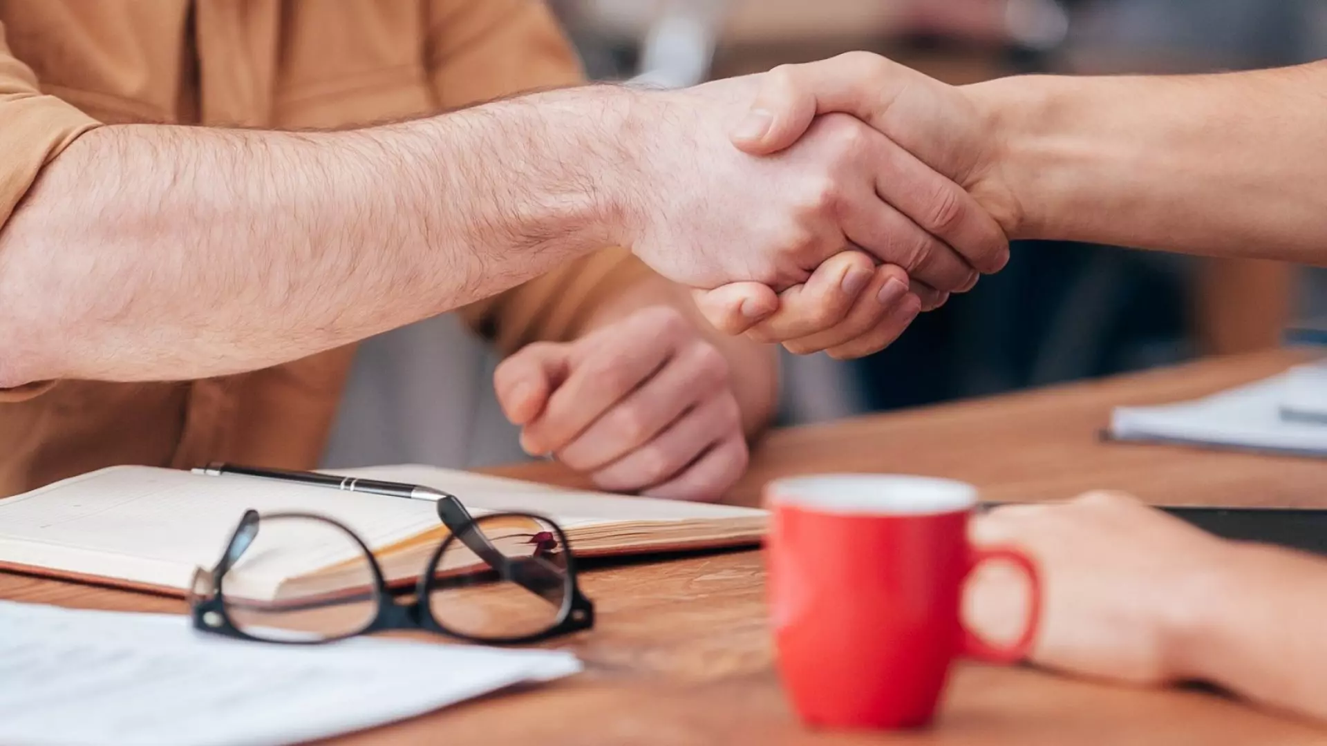 6 lessen over het aannemen van een eerste werknemer die u niet op de harde manier hoeft te leren