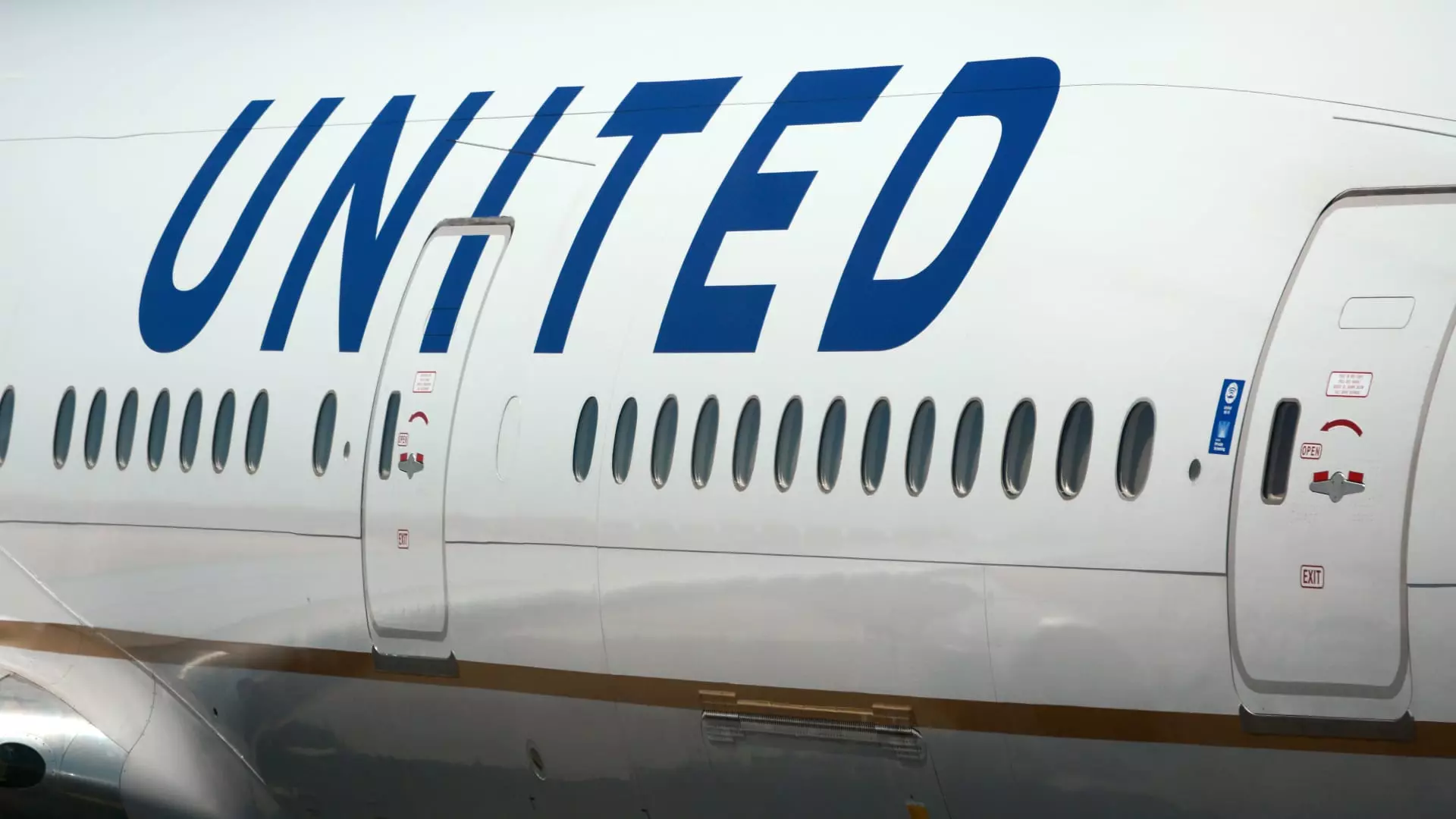 Ein Gericht sagt, dass die Richtlinie für unbezahlten Urlaub von United Airline für religiöse Verweigerer „irreparablen Schaden“ anrichtet