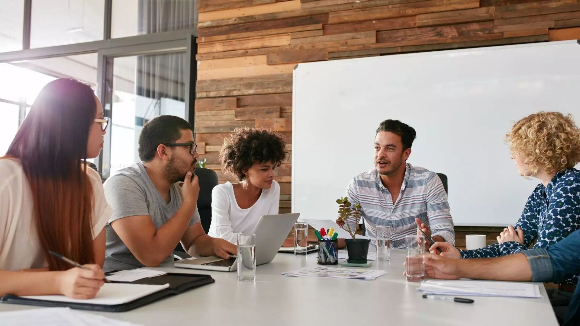 6 cadres discutent de la façon dont ils utilisent la culture d'entreprise pour accroître l'engagement des employés