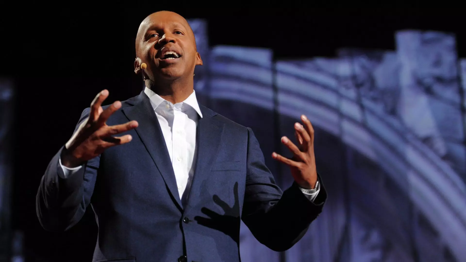 Luật sư nhân quyền và tác giả Bryan Stevenson.