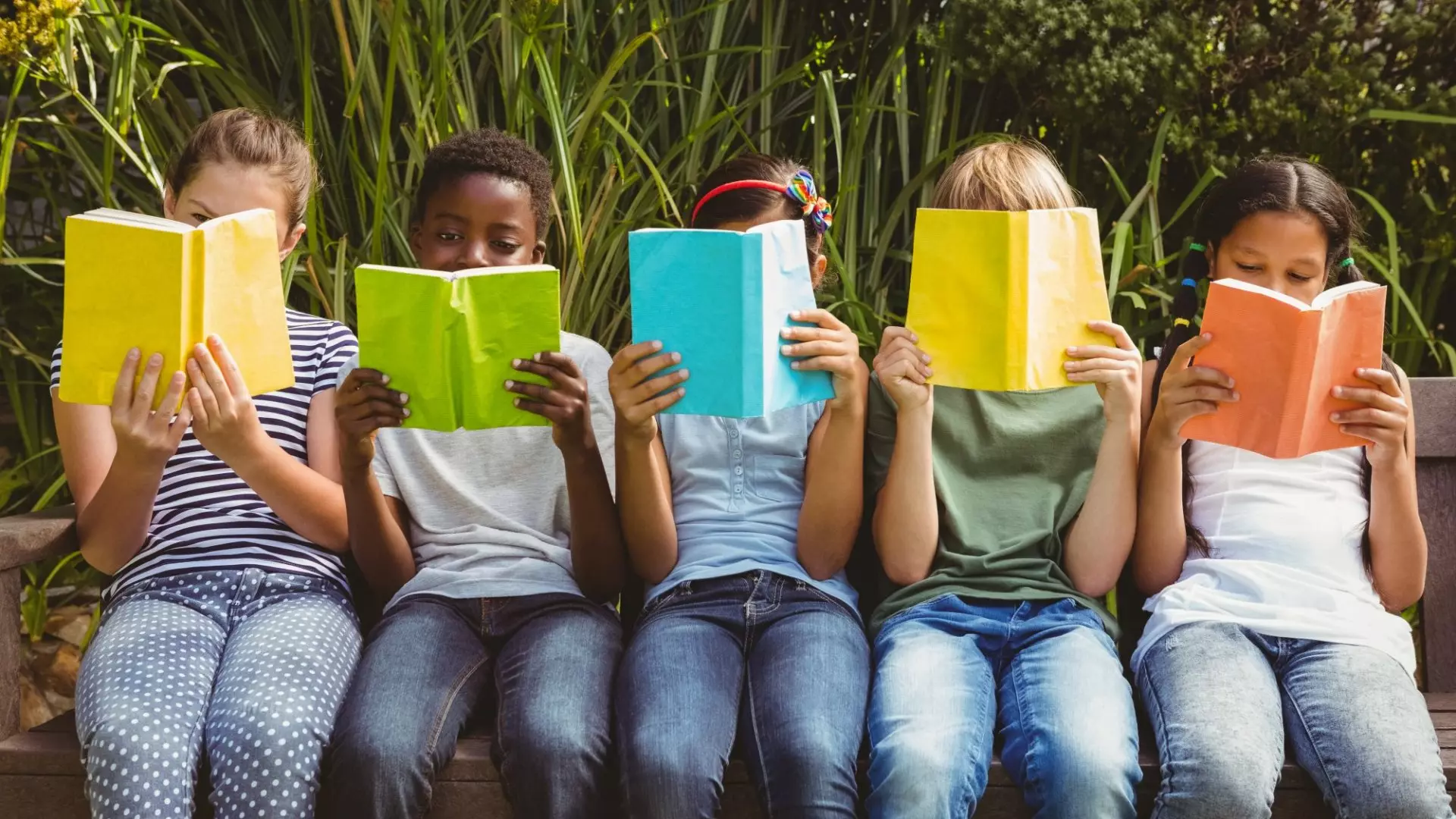 Akyl taýdan has berk bolmak isleseňiz, bu güýzüňizi okamaly 5 kitap