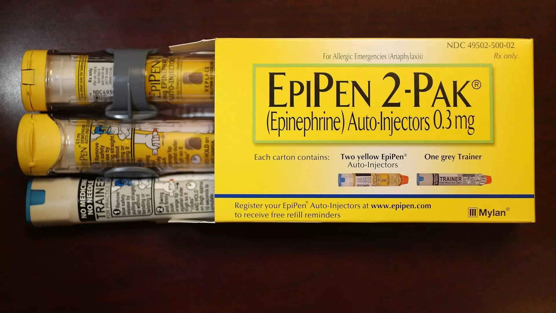 EpiPen मेकर Mylan ची प्रवक्ता गमावली