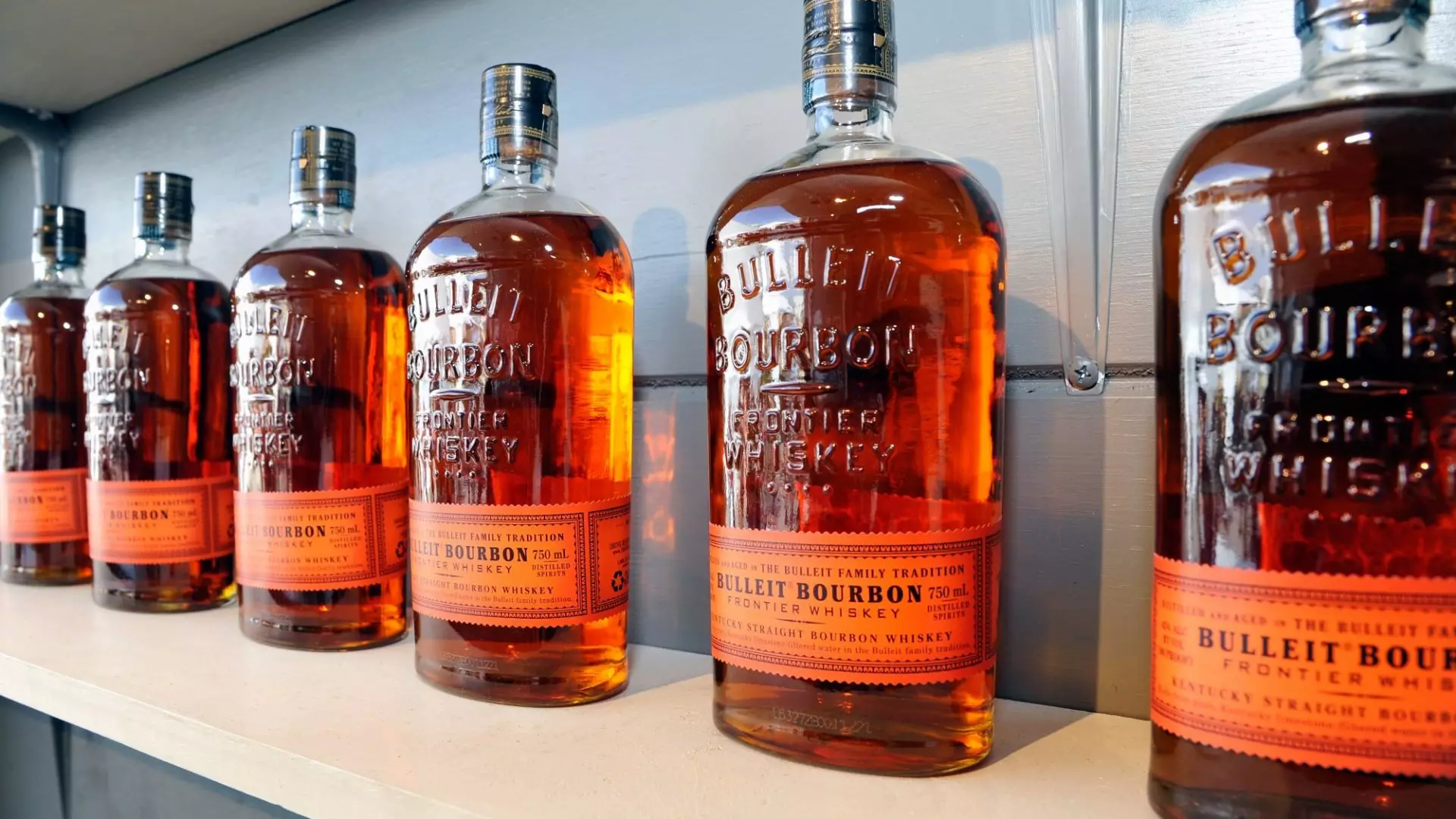 Bulleit Bourbon පිටුපසින් නොගිය වීරයා