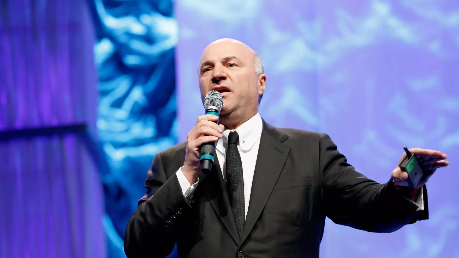 Kevin O'Leary Amempa Mjasiriamali Huyu Mhamiaji Mpango wa Maisha