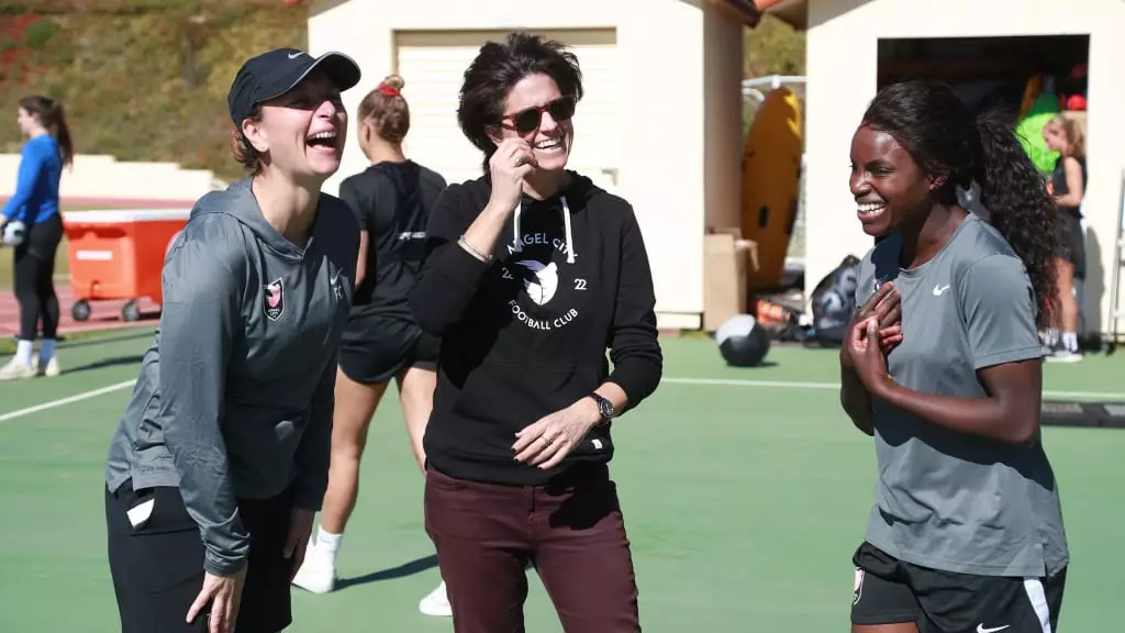 Bagaimana Pengasas Ini Memenangi Peminat, Pelabur dan Penaja untuk Membawa Bola Sepak Wanita Profesional ke Los Angeles