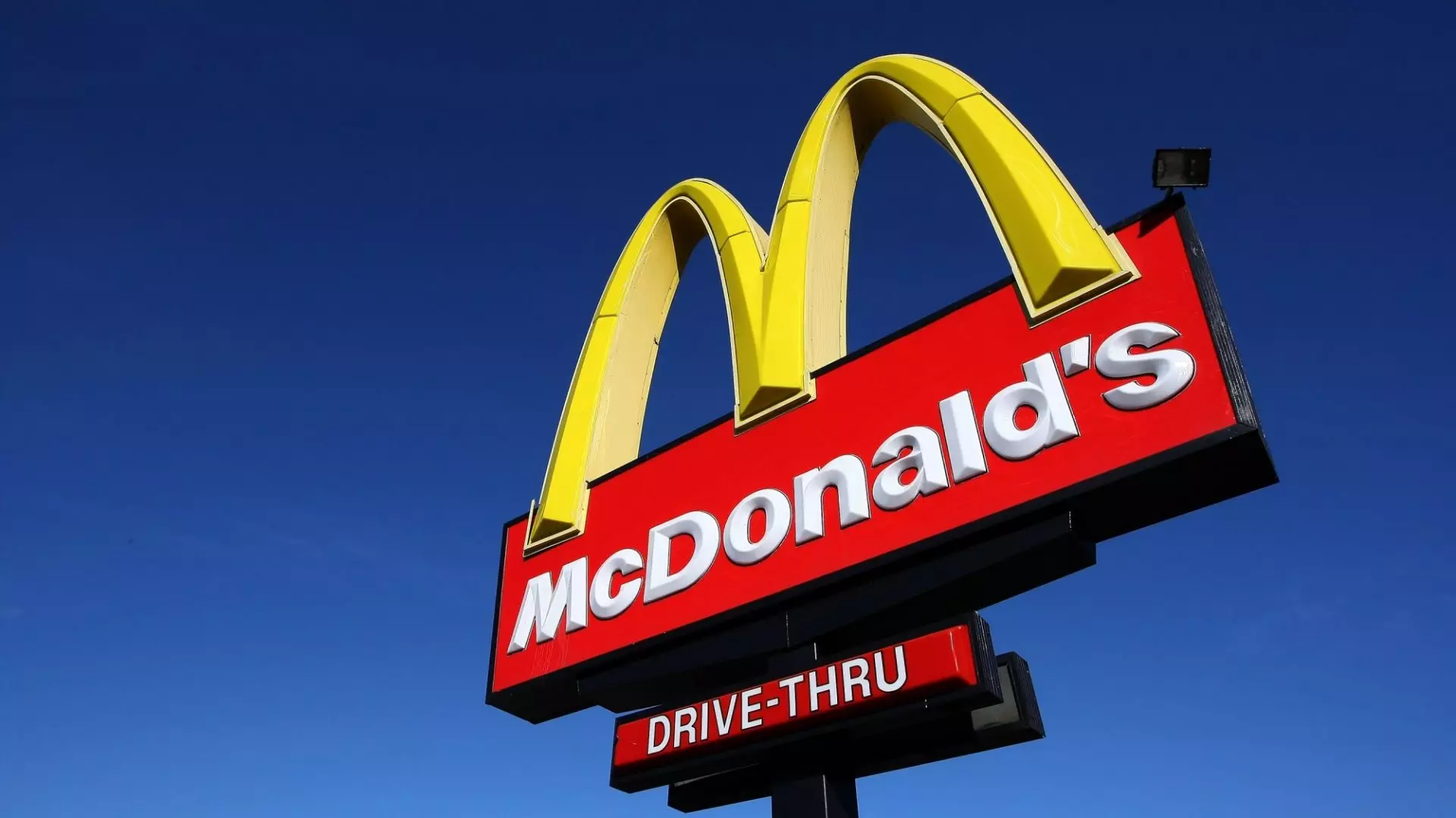 'McDonald's' versus 'Burger King?' En massiv ny rapport på 388 sider sier at det ikke engang er i nærheten. ('Wendy's' er ikke engang på listen)
