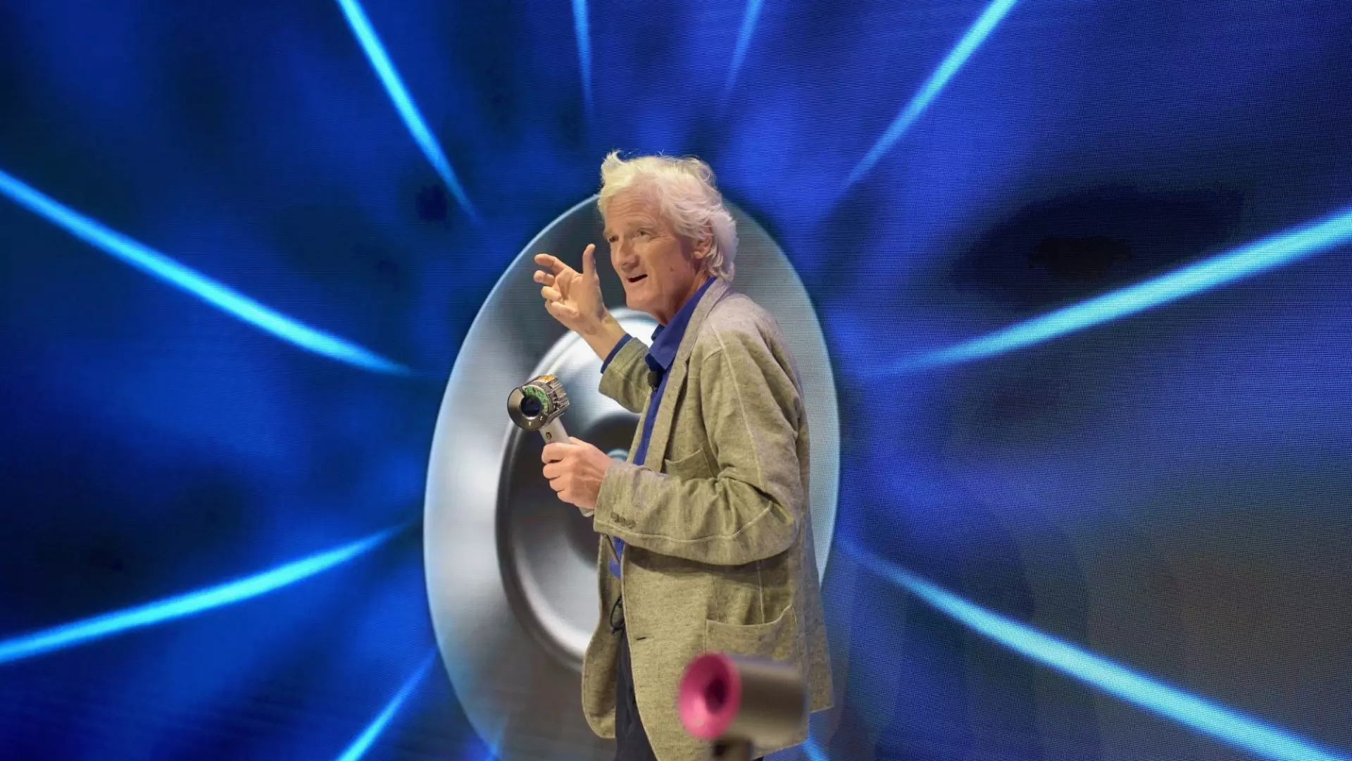 James Dyson ประกาศว่าเขาจะเข้าร่วมธุรกิจรถยนต์ไฟฟ้า ข่าวดีหรือข่าวร้ายของอีลอน มัสก์?