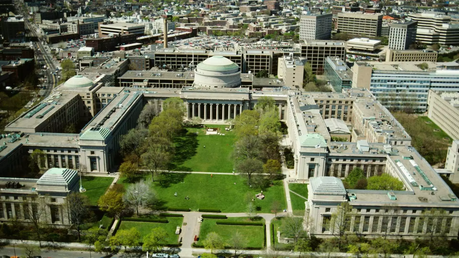 MIT को $1.9 ट्रिलियन पैसा मेसिन