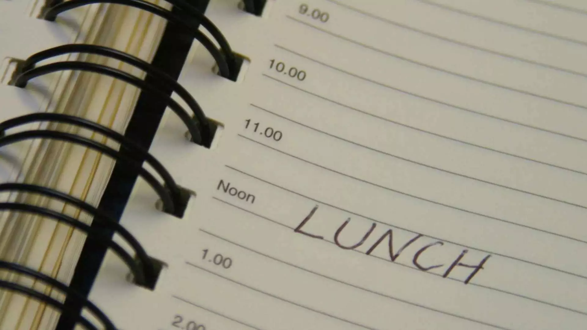 7 razões pelas quais planejar sua hora de almoço é a chave para um dia de sucesso