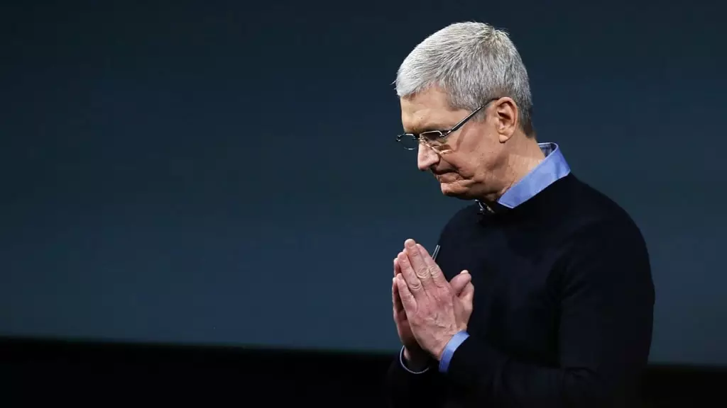 Apple CEO Tim Cook ගේ මෙම 1-වචන විද්‍යුත් තැපෑල චිත්තවේගීය බුද්ධියේ මාස්ටර් පන්තියකි